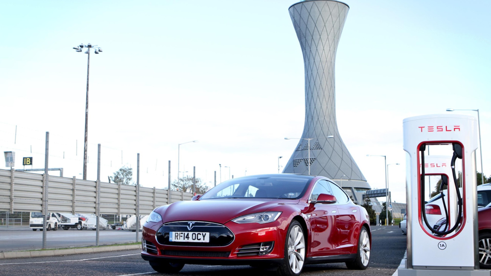 Tesla’nın tartışılan özelliğine Hong Kong’dan veto - Oto.net